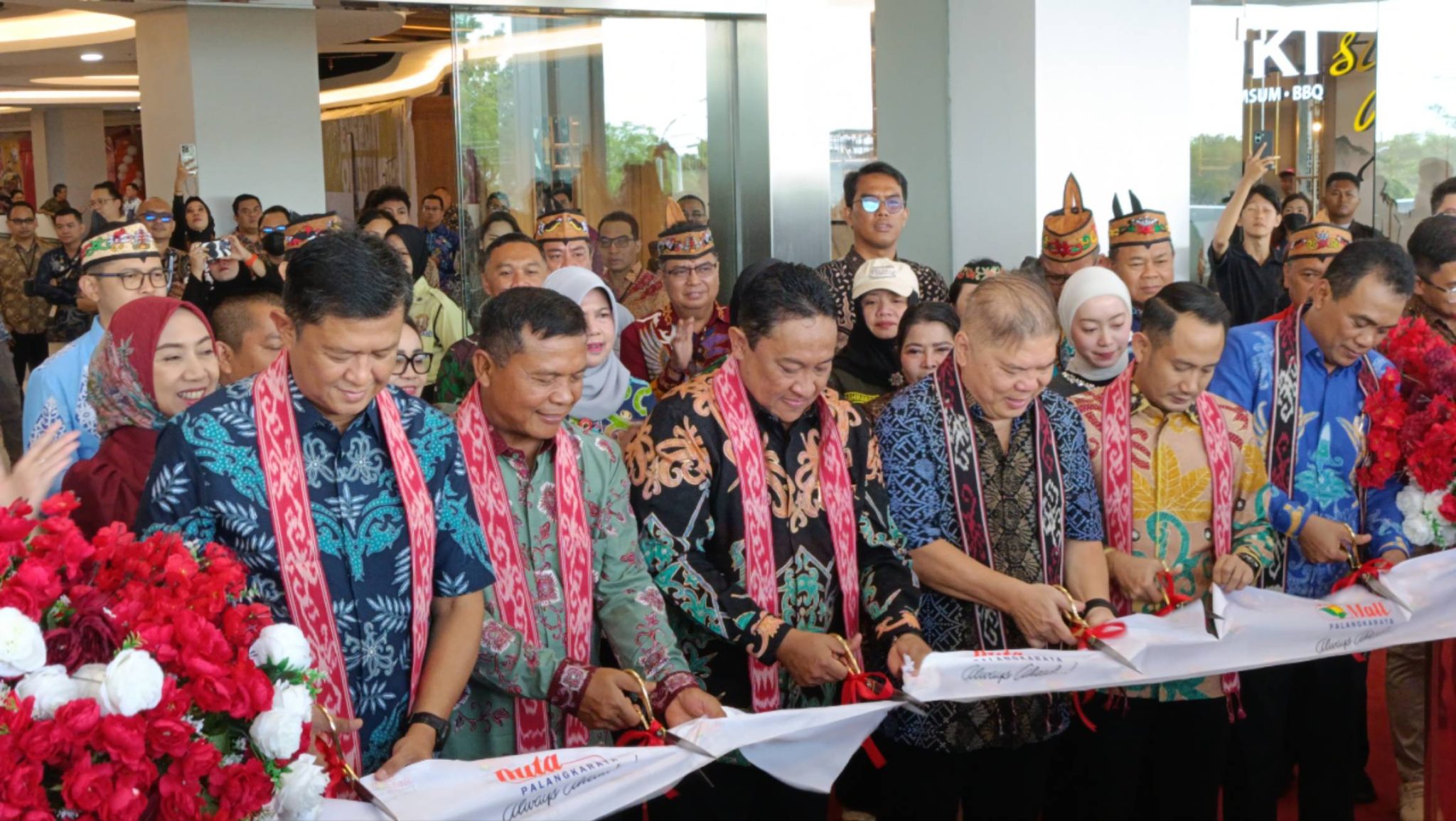 Ikon Pusat Perbelanjaan Terbesar, Grand Opening Duta Mall Palangka Raya ...